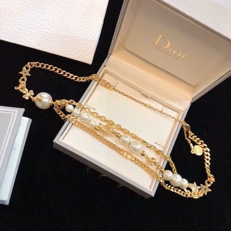 Low-cost Christian Dior Necklaces