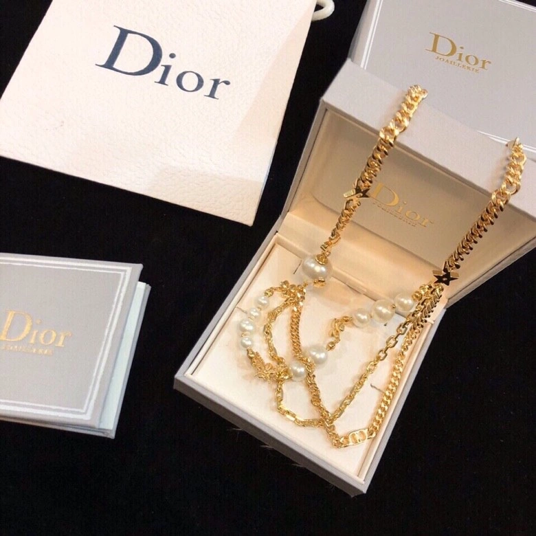 Low-cost Christian Dior Necklaces