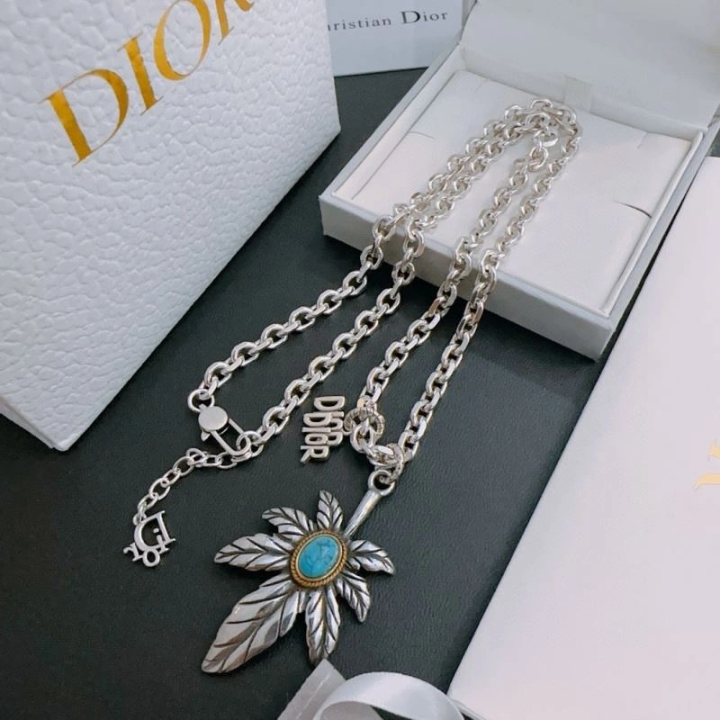 Top mirror Christian Dior Necklaces