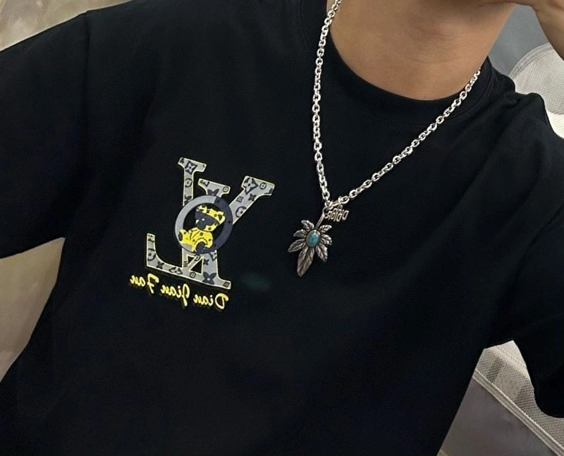 Top mirror Christian Dior Necklaces