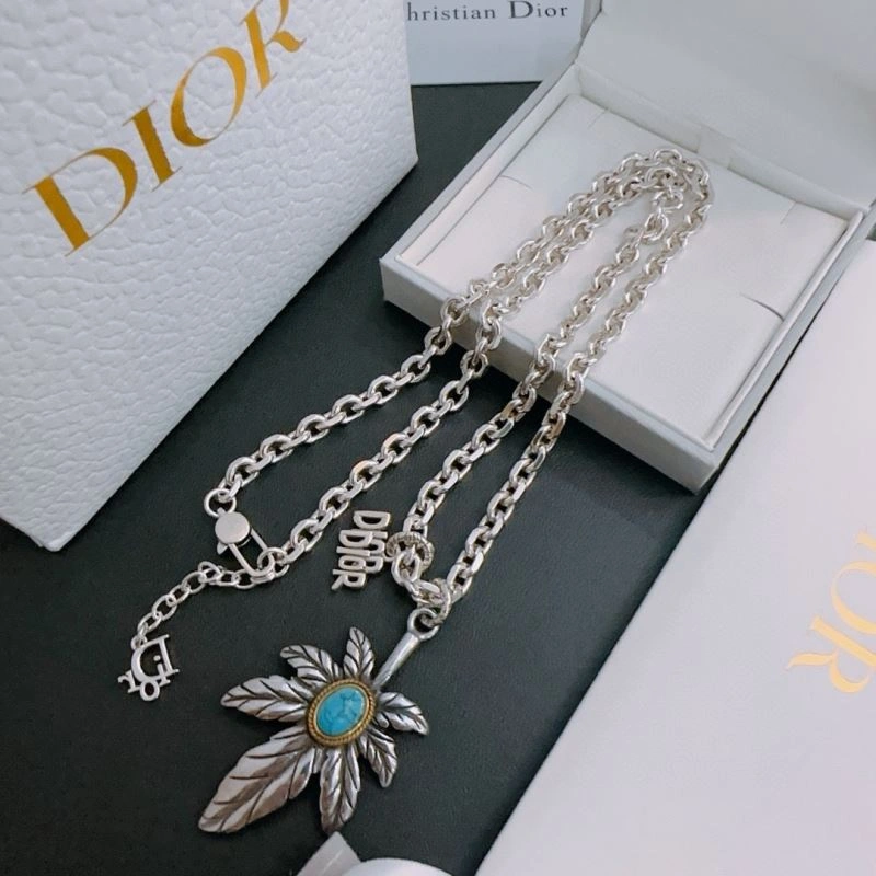 Top mirror Christian Dior Necklaces