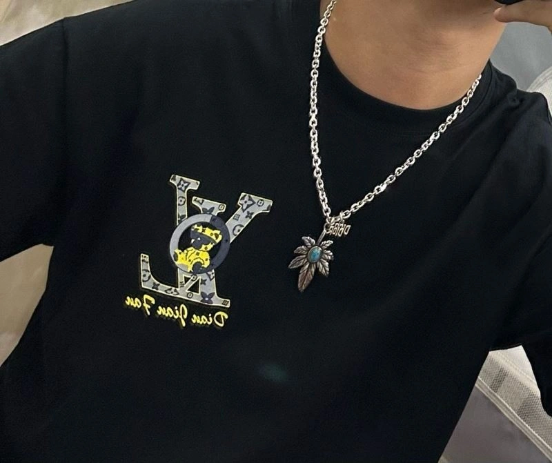 Top mirror Christian Dior Necklaces