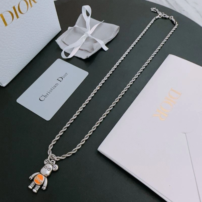 High fidelity Christian Dior Necklaces