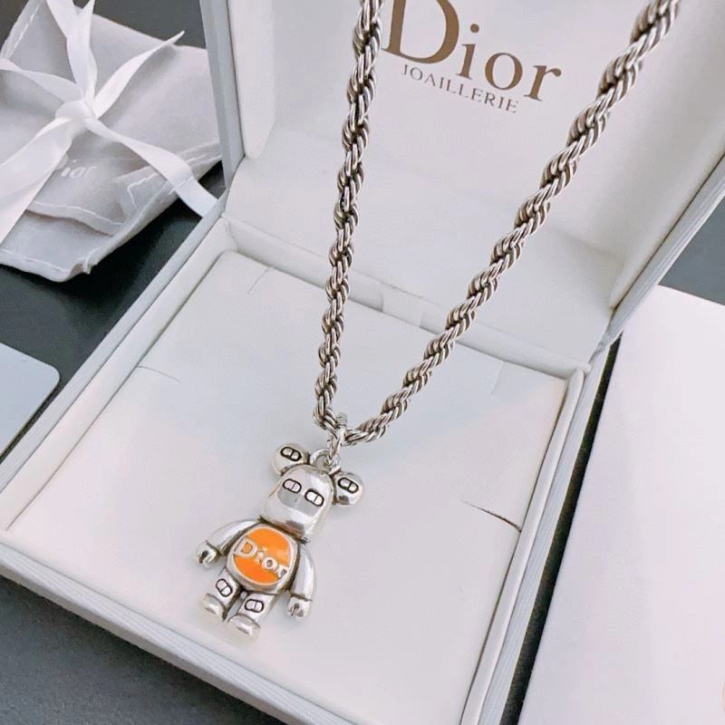 High fidelity Christian Dior Necklaces