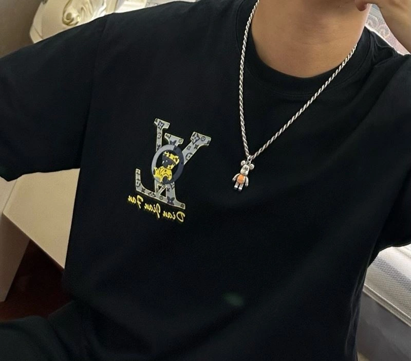 High fidelity Christian Dior Necklaces