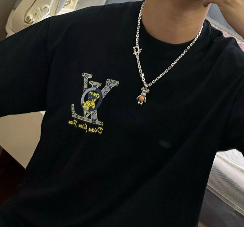 Reasonably priced Christian Dior Necklaces
