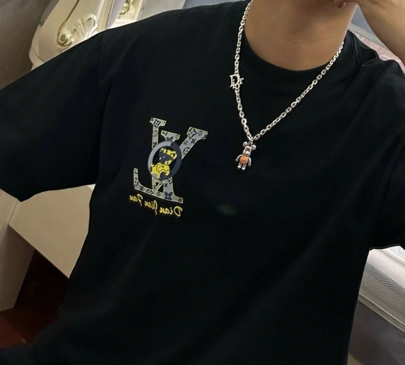 Reasonably priced Christian Dior Necklaces