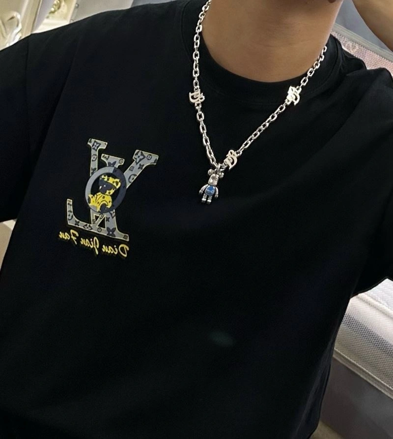 Factory-made Christian Dior Necklaces