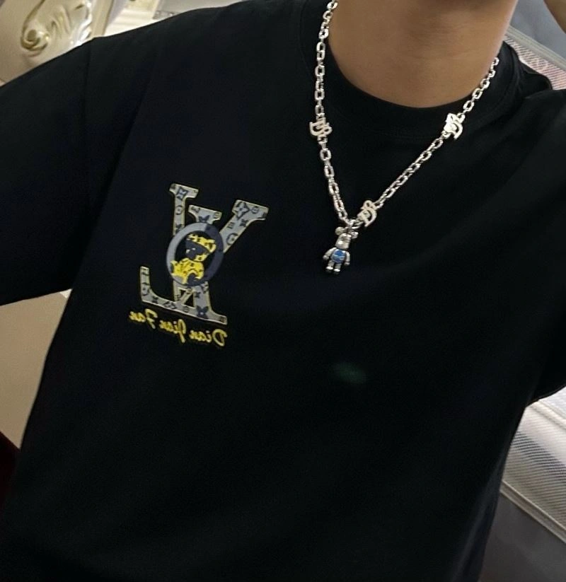 Factory-made Christian Dior Necklaces