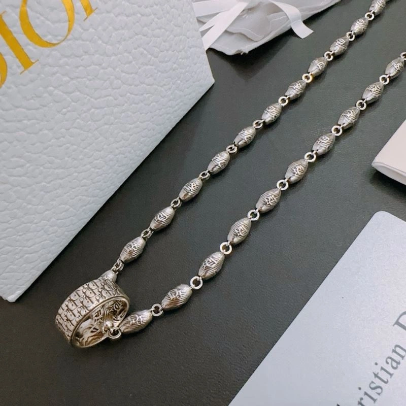 Bargain Christian Dior Necklaces