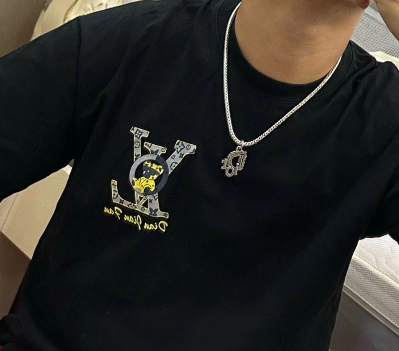 Official Christian Dior Necklaces