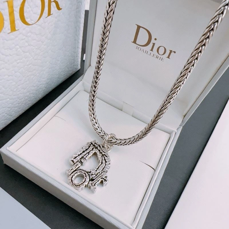 Official Christian Dior Necklaces