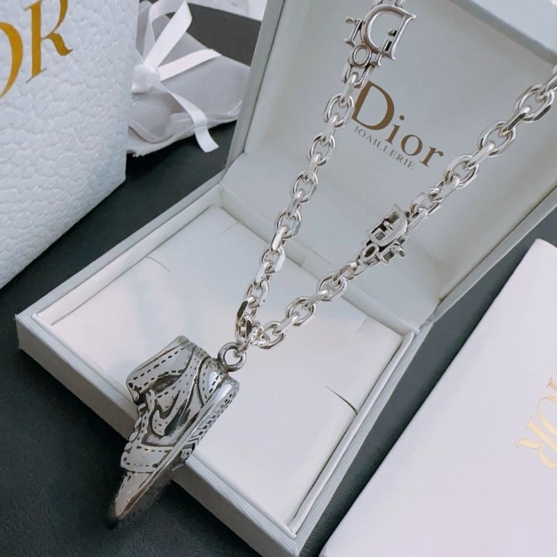 Official Christian Dior Necklaces