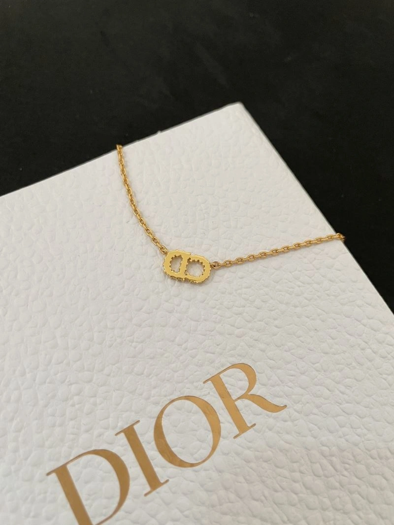 Economical Christian Dior Necklaces