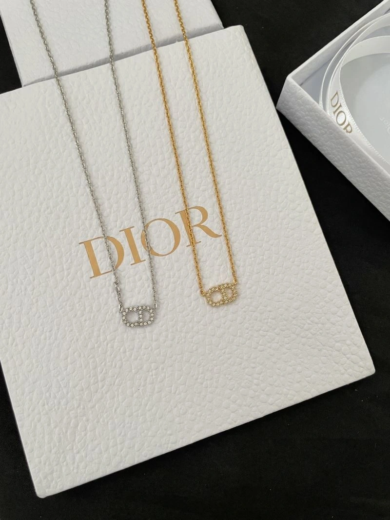 Economical Christian Dior Necklaces