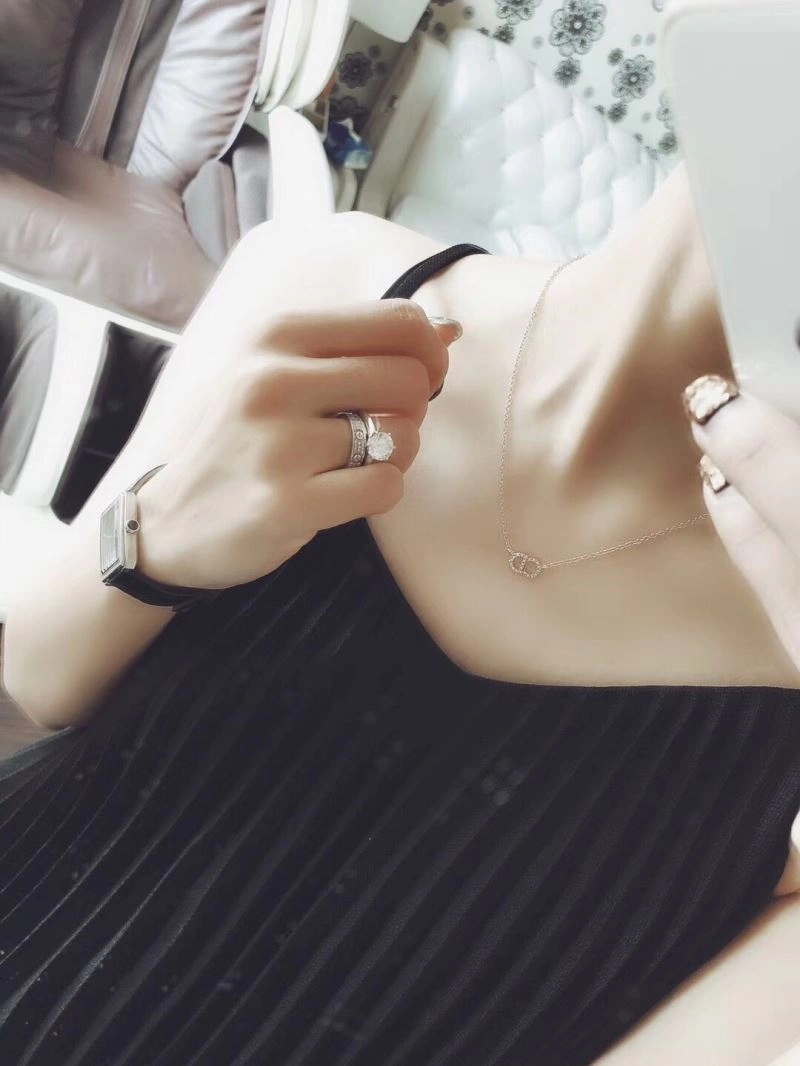 Economical Christian Dior Necklaces