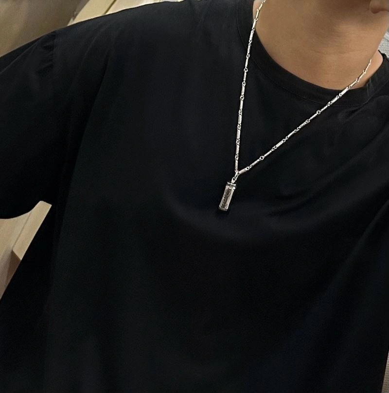 Discounted Christian Dior Necklaces