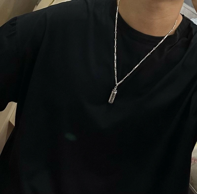 Discounted Christian Dior Necklaces