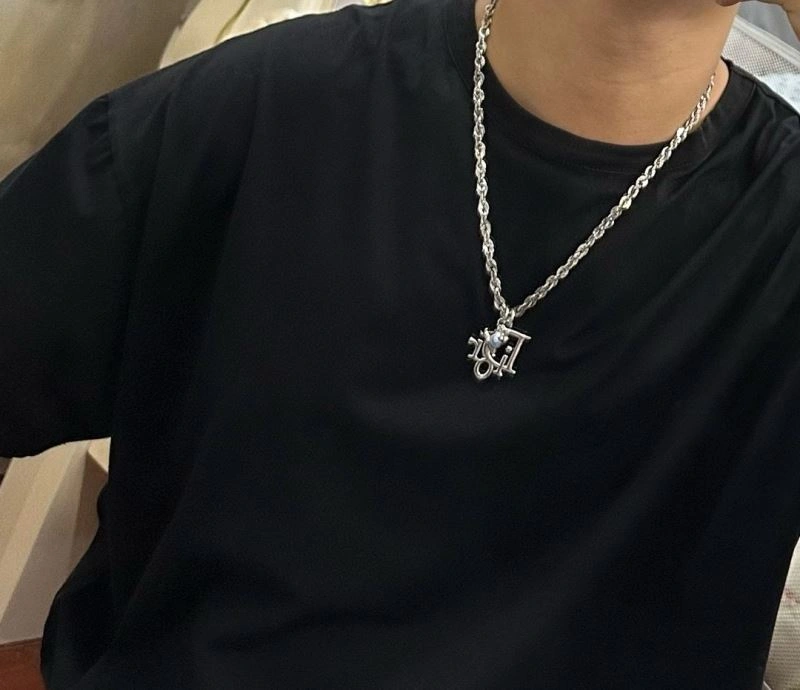 Reasonably priced Christian Dior Necklaces