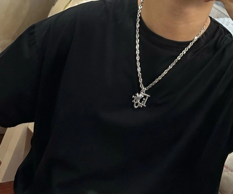 Reasonably priced Christian Dior Necklaces