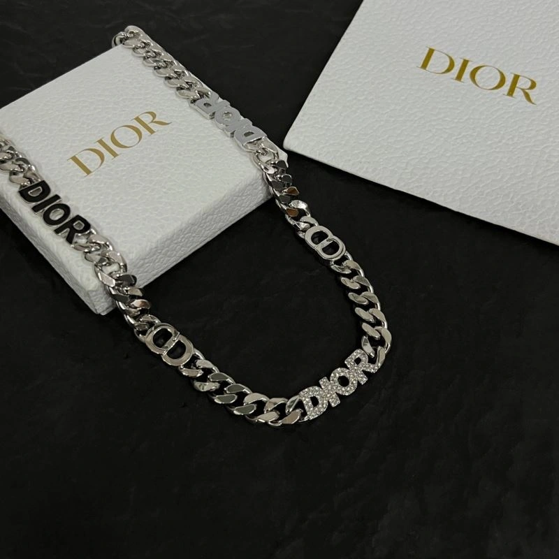 Economical Christian Dior Necklaces