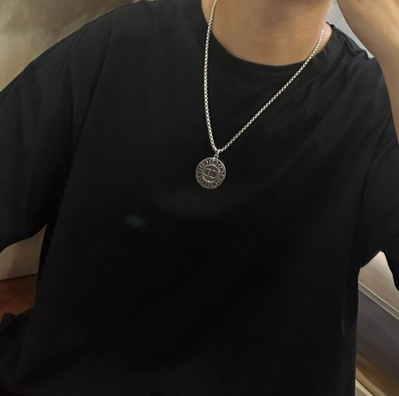 High fidelity Christian Dior Necklaces
