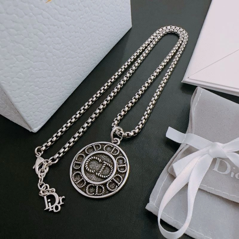 High fidelity Christian Dior Necklaces