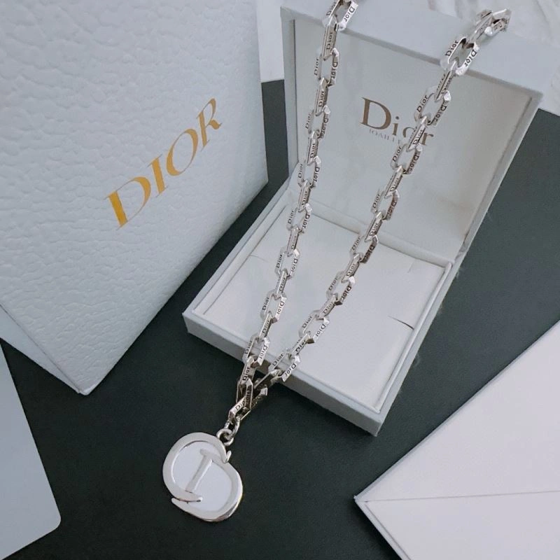 High fidelity Christian Dior Necklaces
