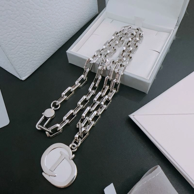 High fidelity Christian Dior Necklaces