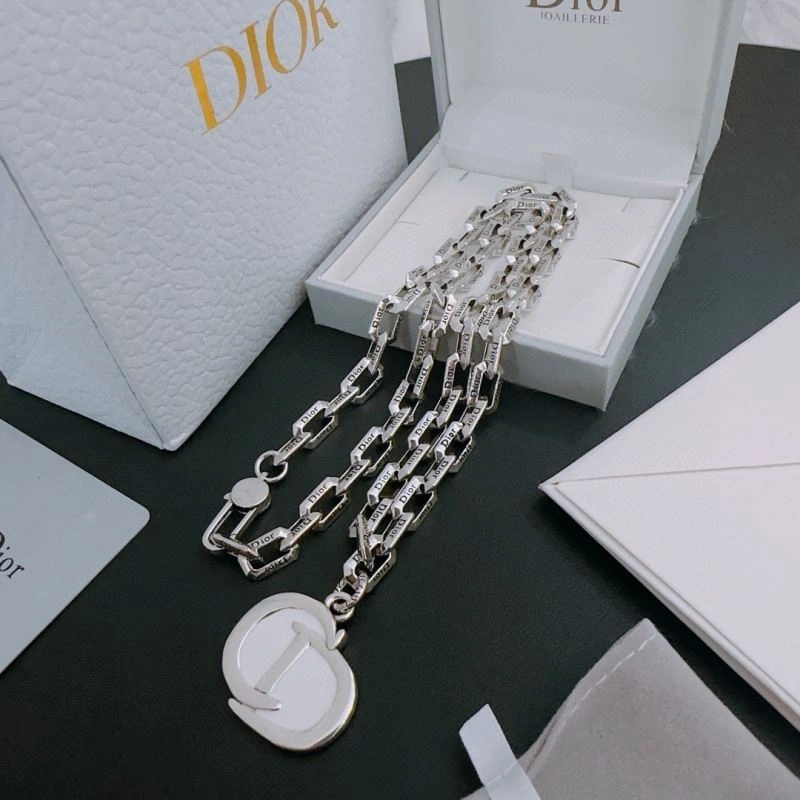 High fidelity Christian Dior Necklaces