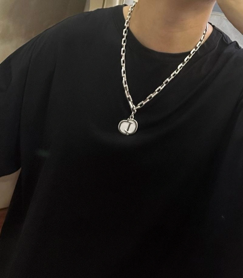 High fidelity Christian Dior Necklaces