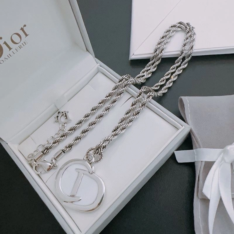Cut-rate Christian Dior Necklaces