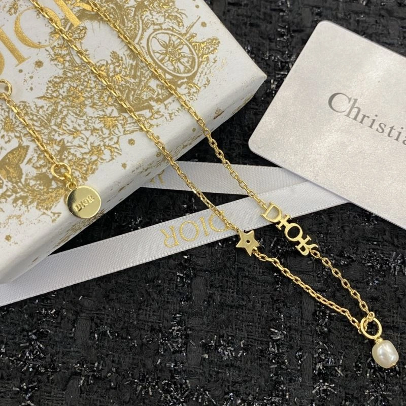 Top match Christian Dior Necklaces