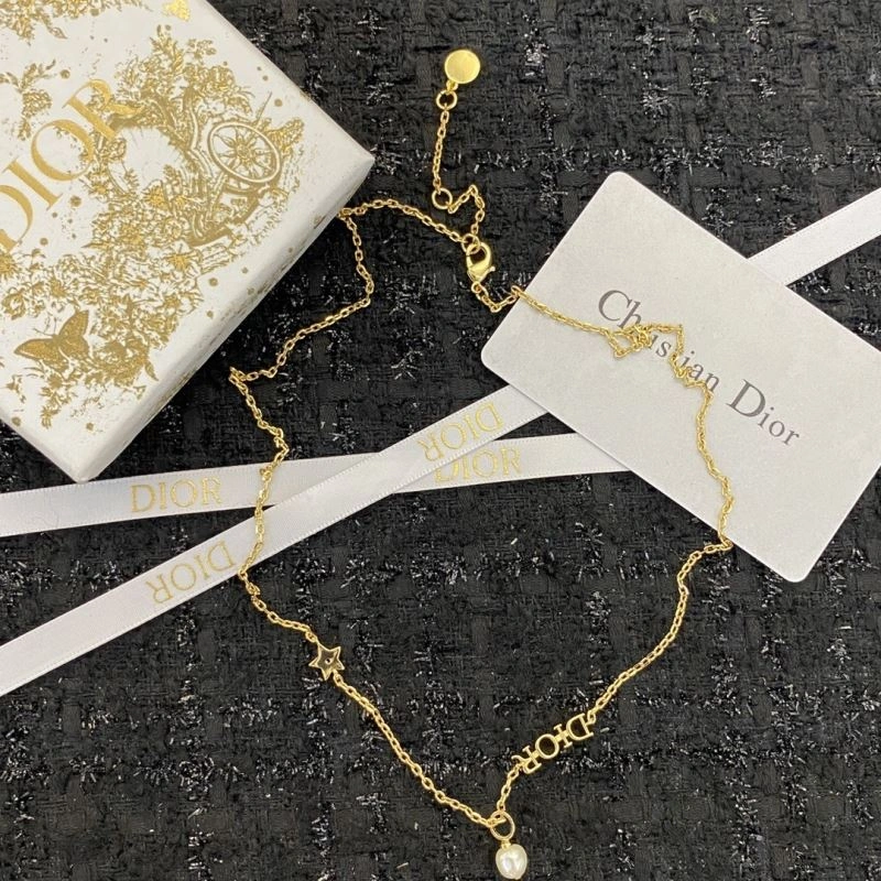 Top match Christian Dior Necklaces
