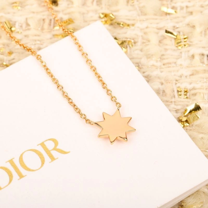Low-cost Christian Dior Necklaces