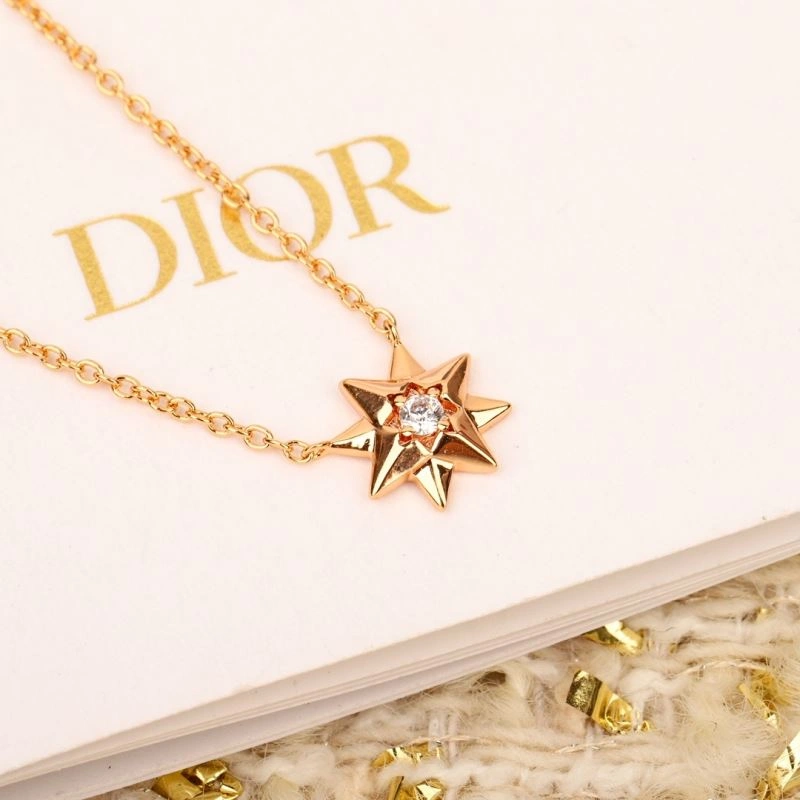 Low-cost Christian Dior Necklaces
