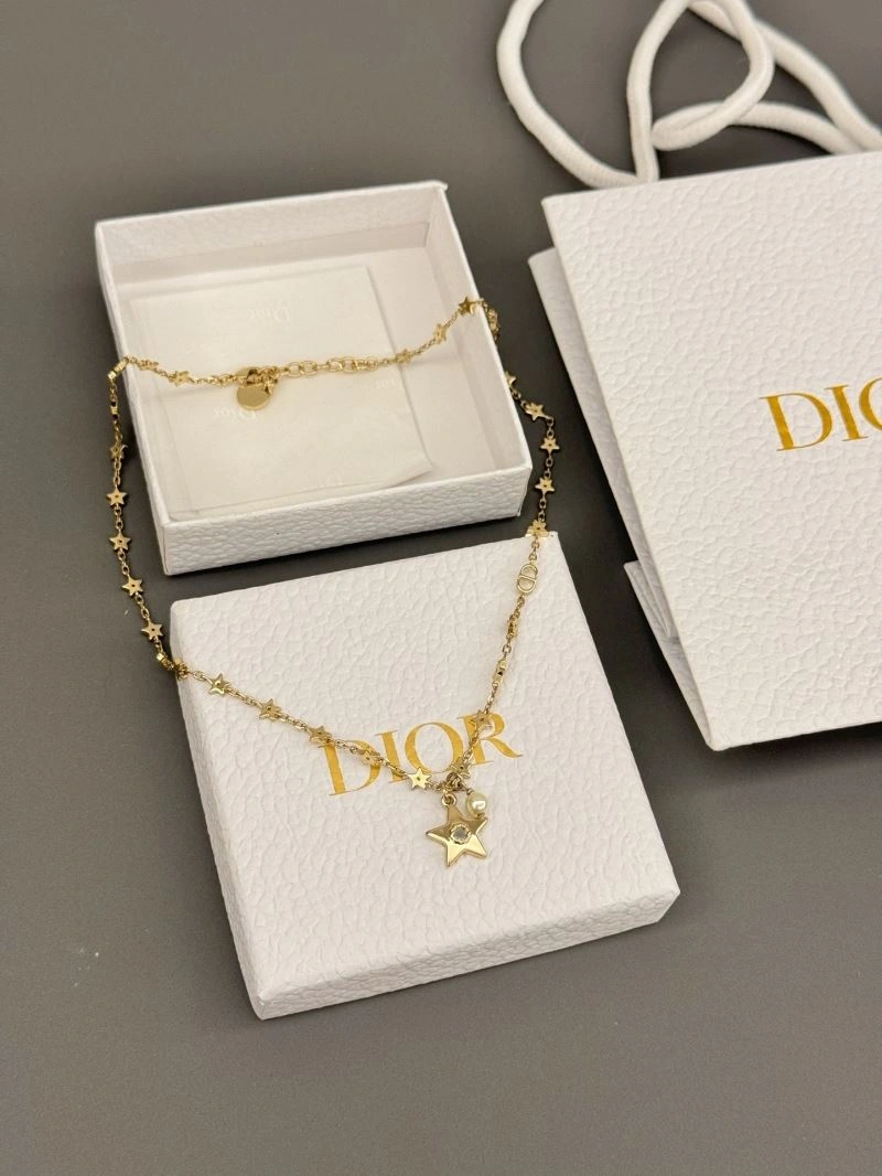High fidelity Christian Dior Necklaces