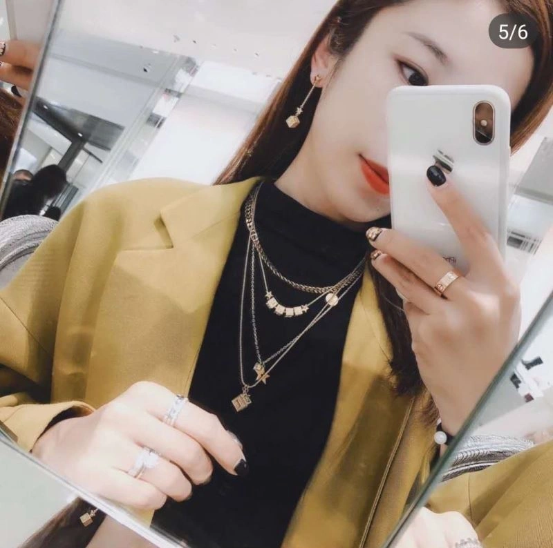 Reasonably priced Christian Dior Necklaces