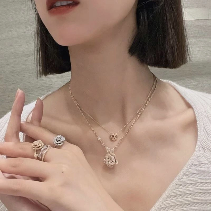 Bargain Christian Dior Necklaces