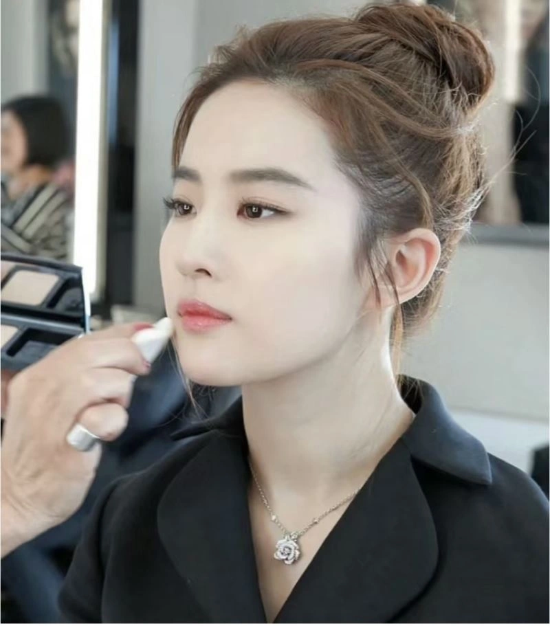 Bargain Christian Dior Necklaces