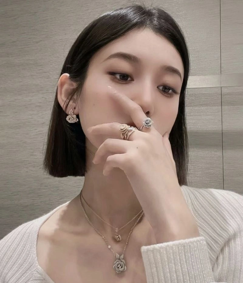 Bargain Christian Dior Necklaces