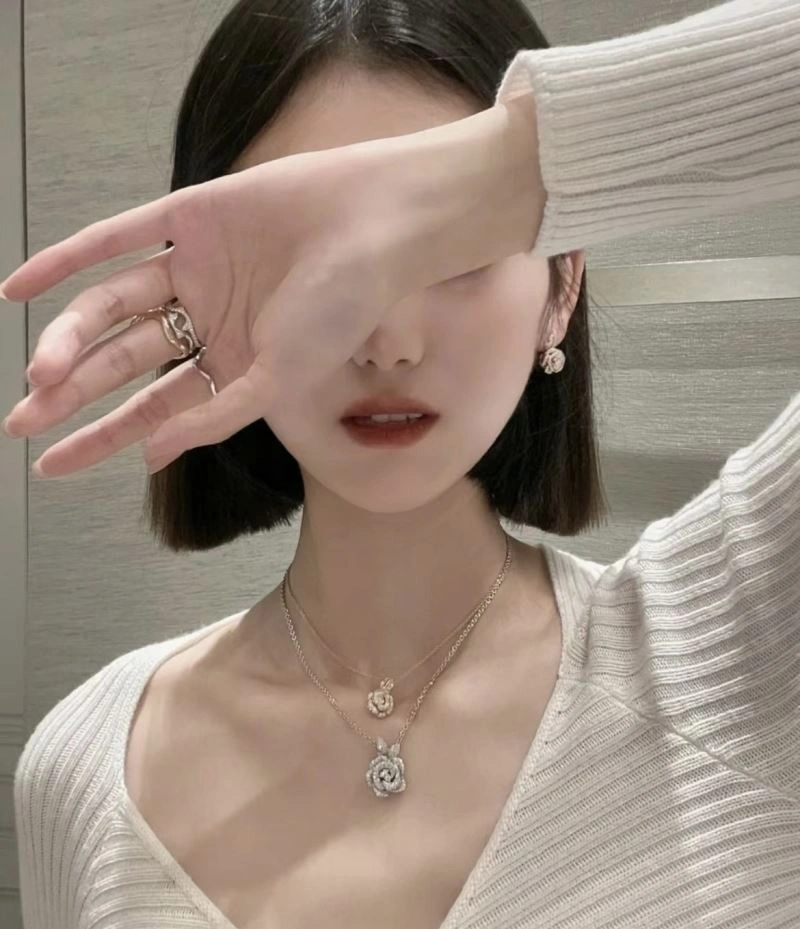 Bargain Christian Dior Necklaces