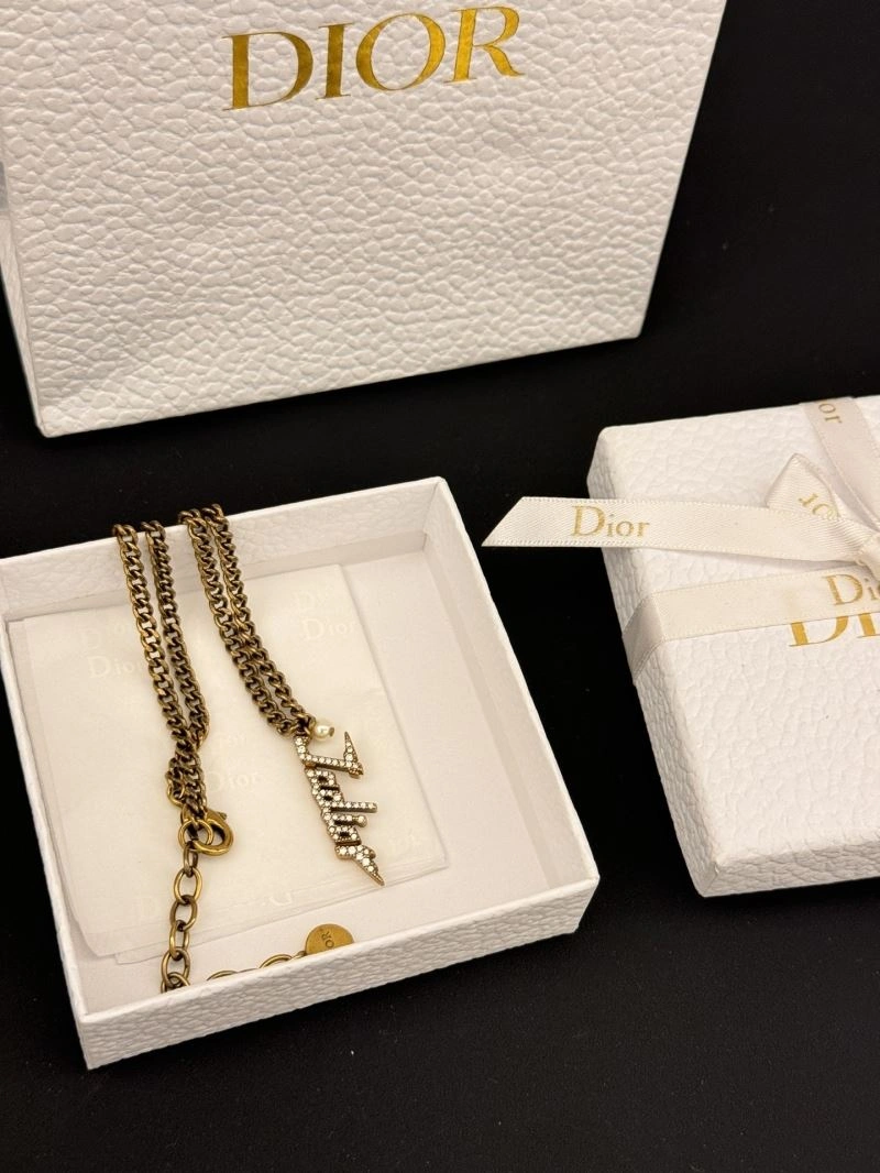 Top match Christian Dior Necklaces
