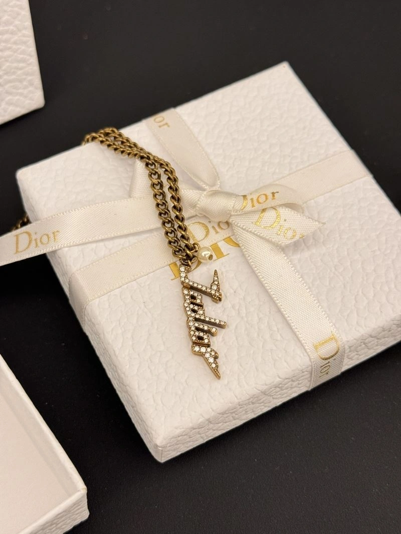 Top match Christian Dior Necklaces