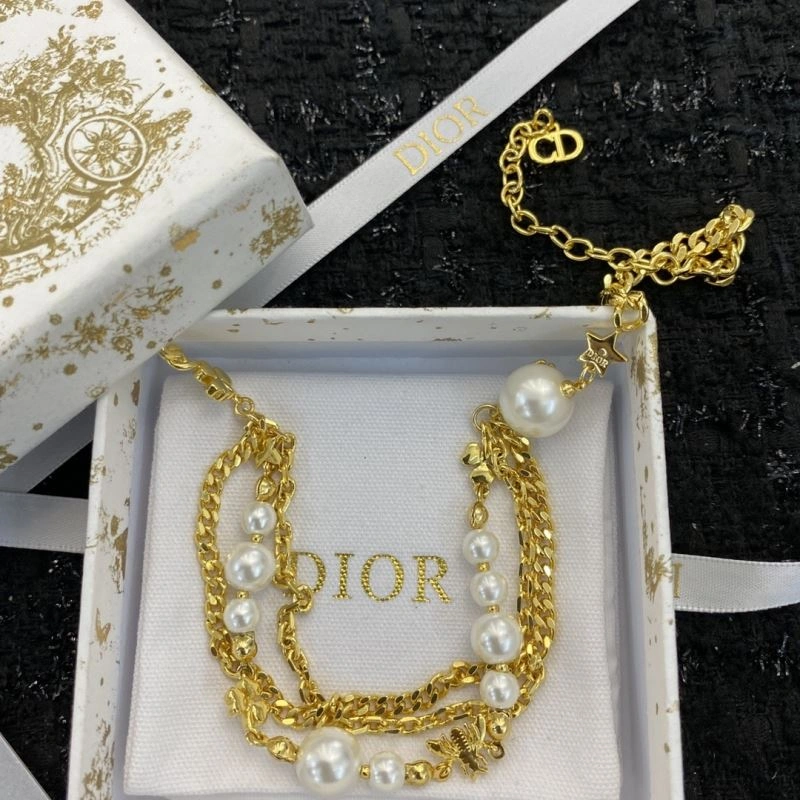Top match Christian Dior Necklaces