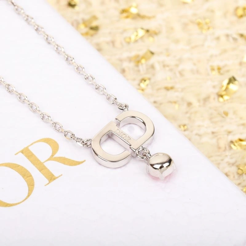 High fidelity Christian Dior Necklaces