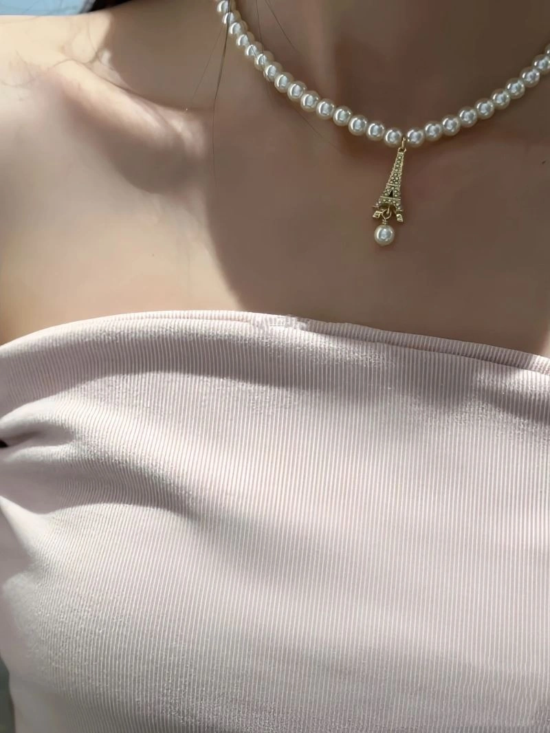 Top match Christian Dior Necklaces