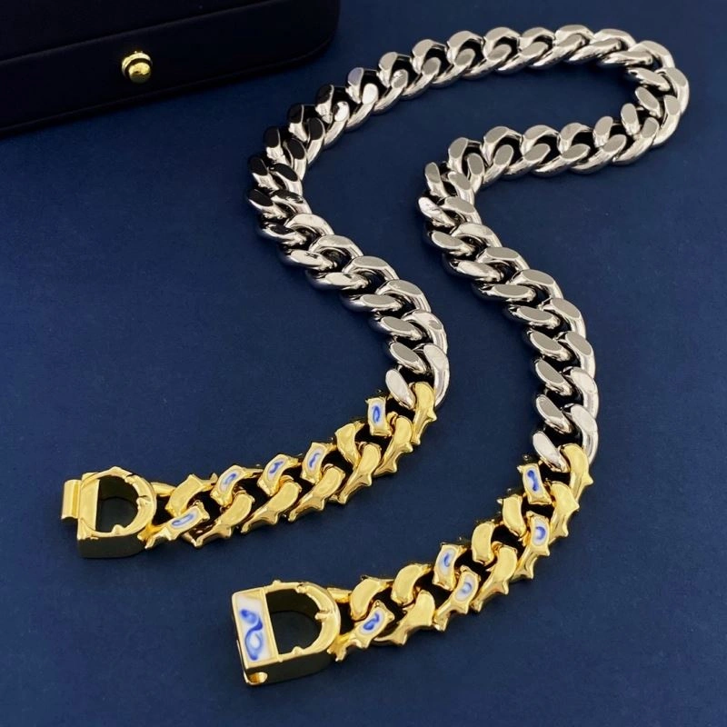 Top match Christian Dior Necklaces