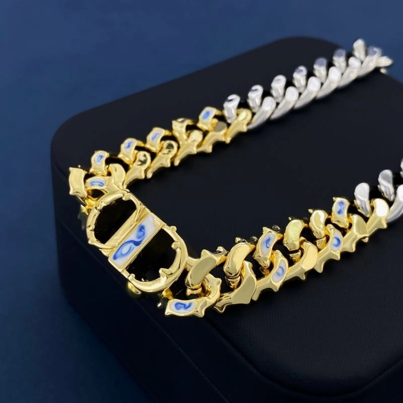 Top match Christian Dior Necklaces