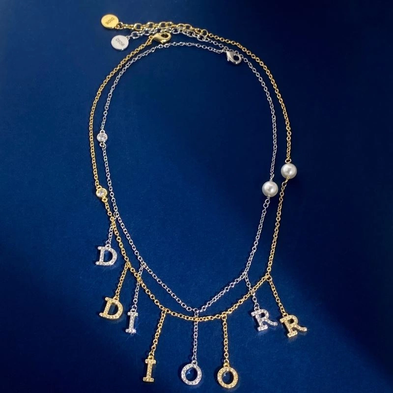 Accurate model Christian Dior Necklaces